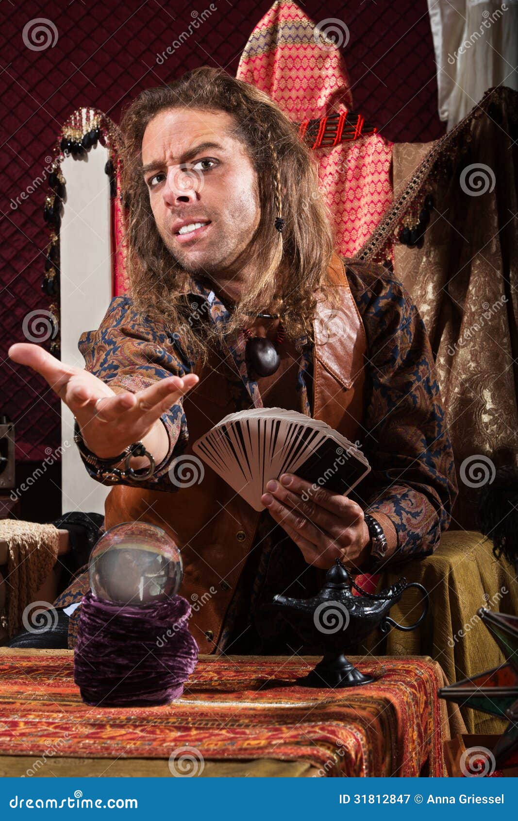 El tentar del adivino imagen de archivo. Imagen de servicio - 31812847