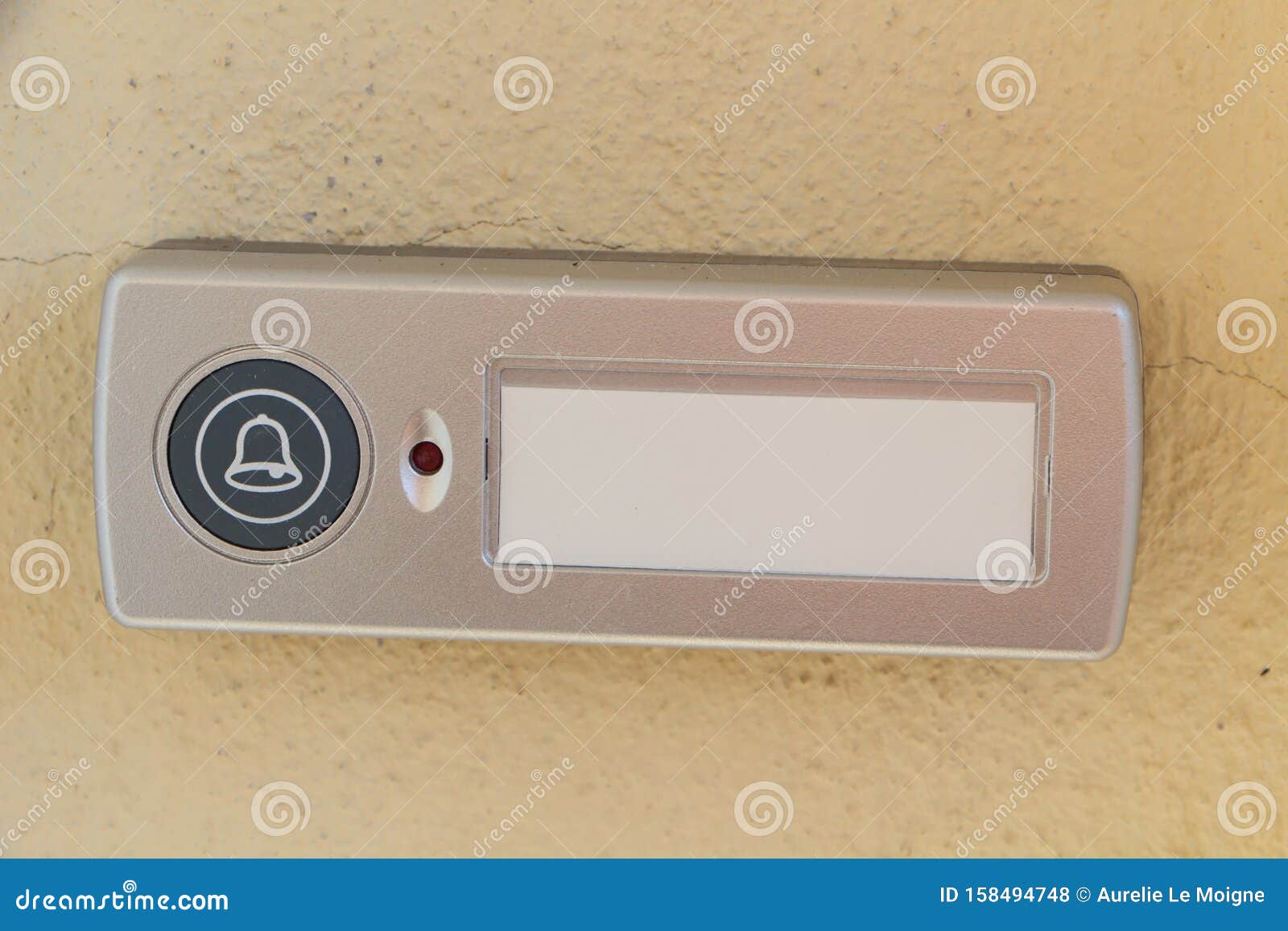 El timbre de una casa foto de archivo. Imagen de edificio - 158494748