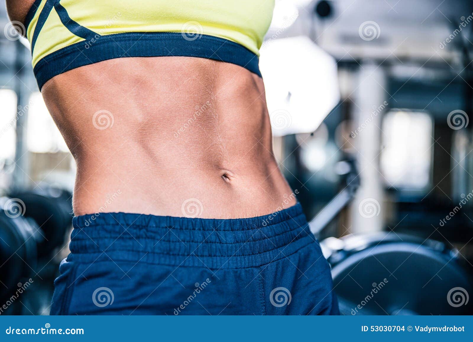 El Torso De La Mujer Fuerte Foto de archivo - Imagen de adulto, deporte ...