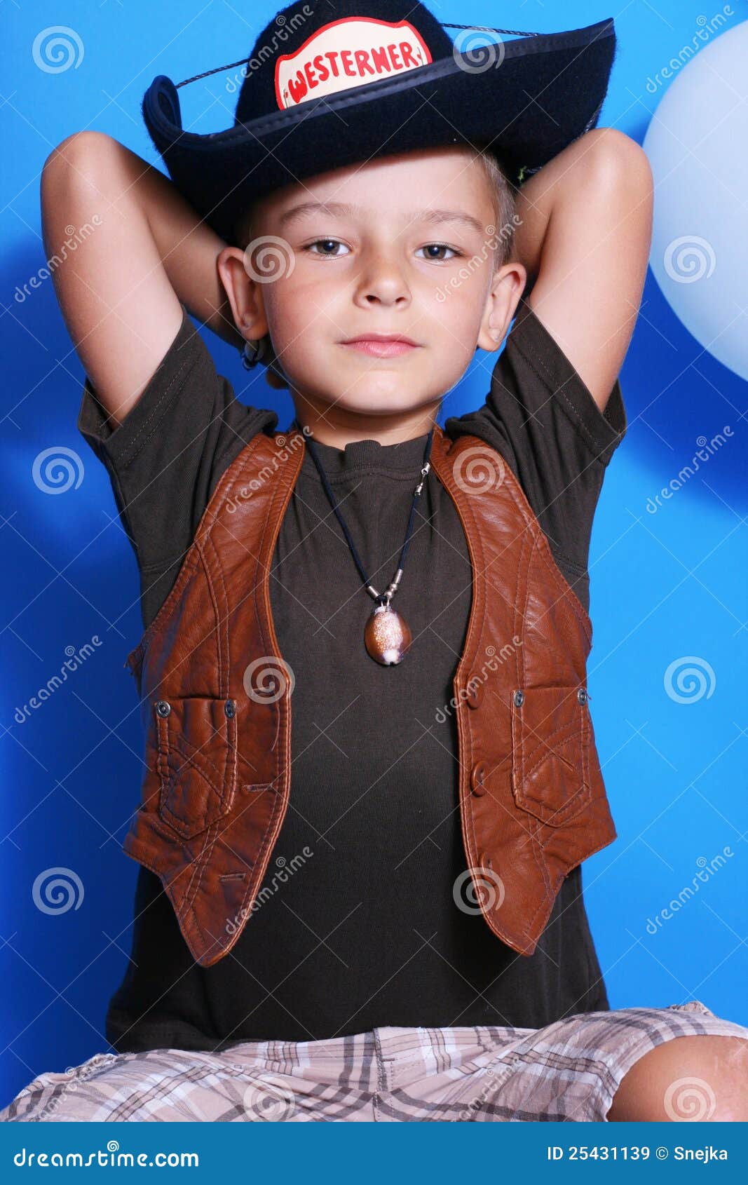 El vaquero del muchacho imagen de archivo. Imagen de vaqueros - 25431139