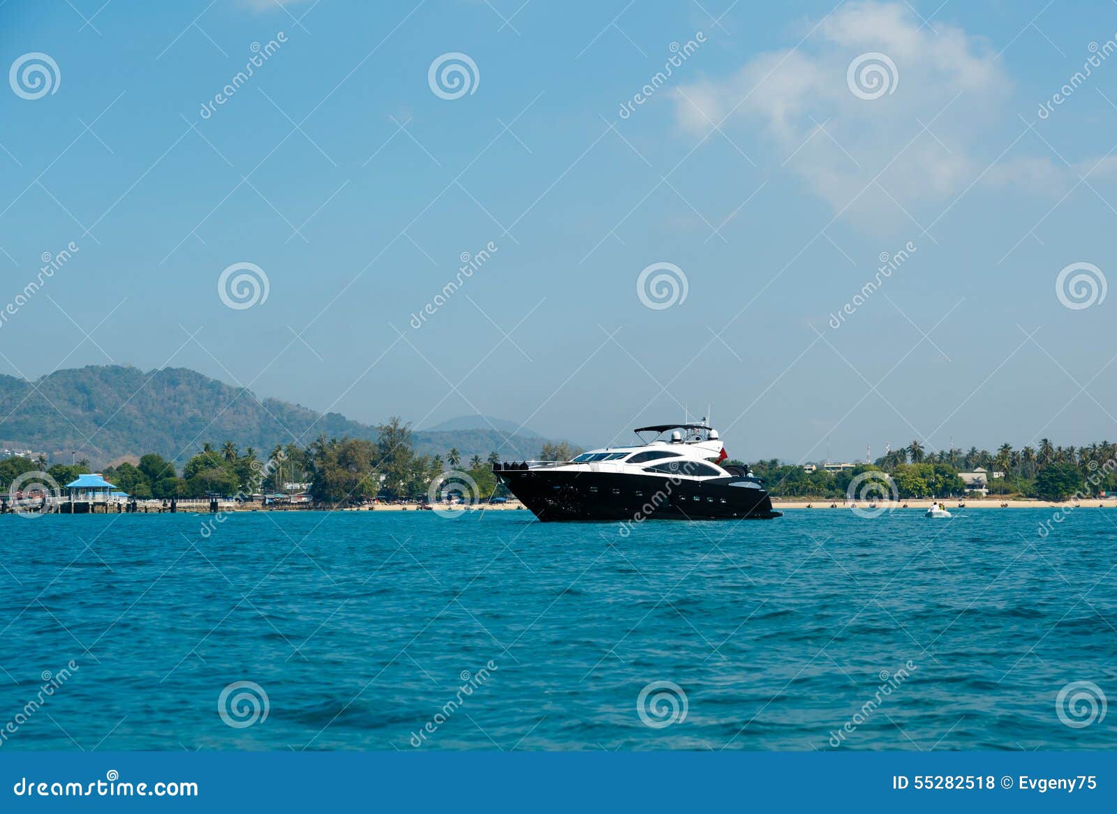 El yate del color negro foto de archivo. Imagen de marina - 55282518