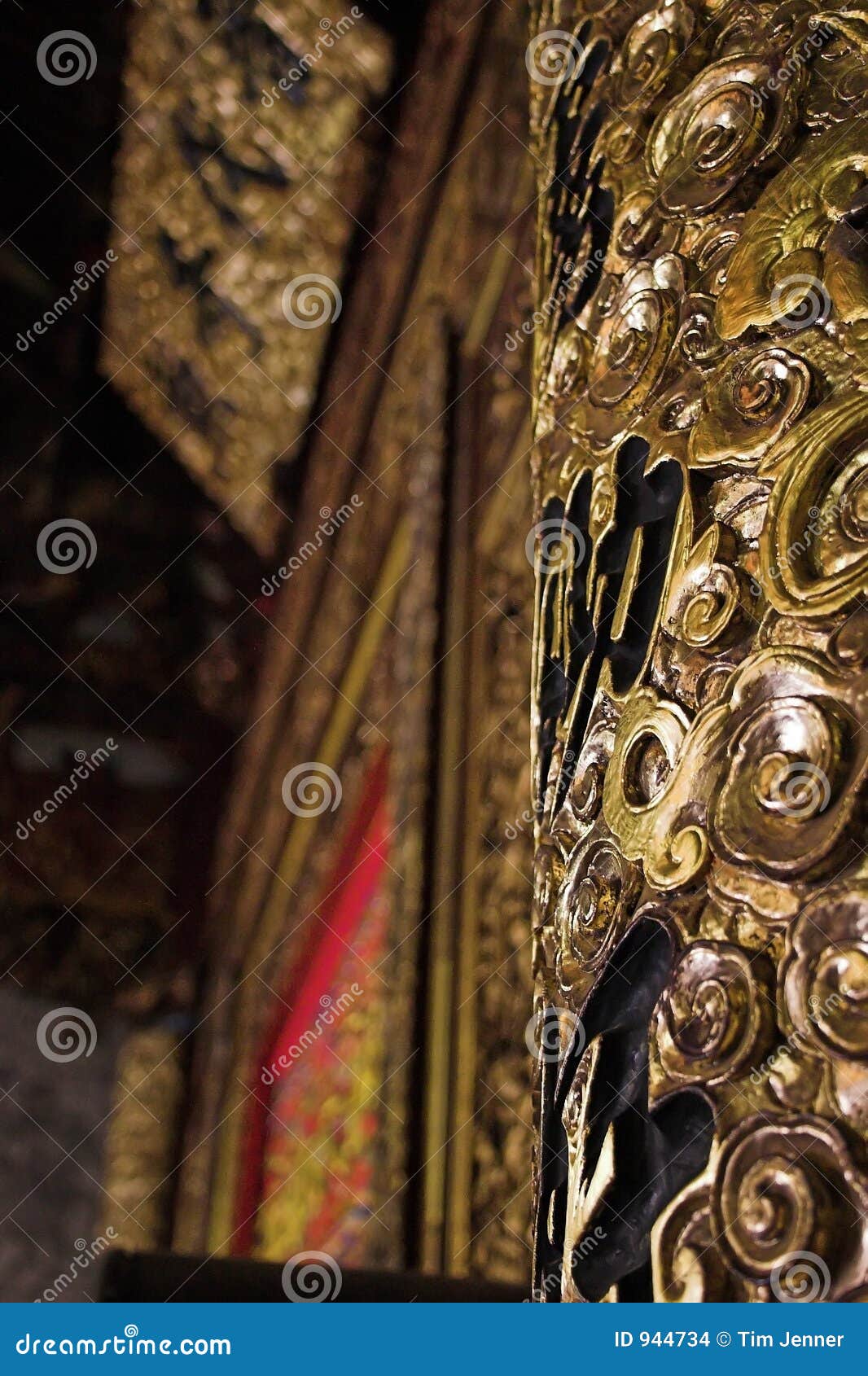 Elaborate Gold Pillar in Chinese Temple Stock Photo - Image of religion ...