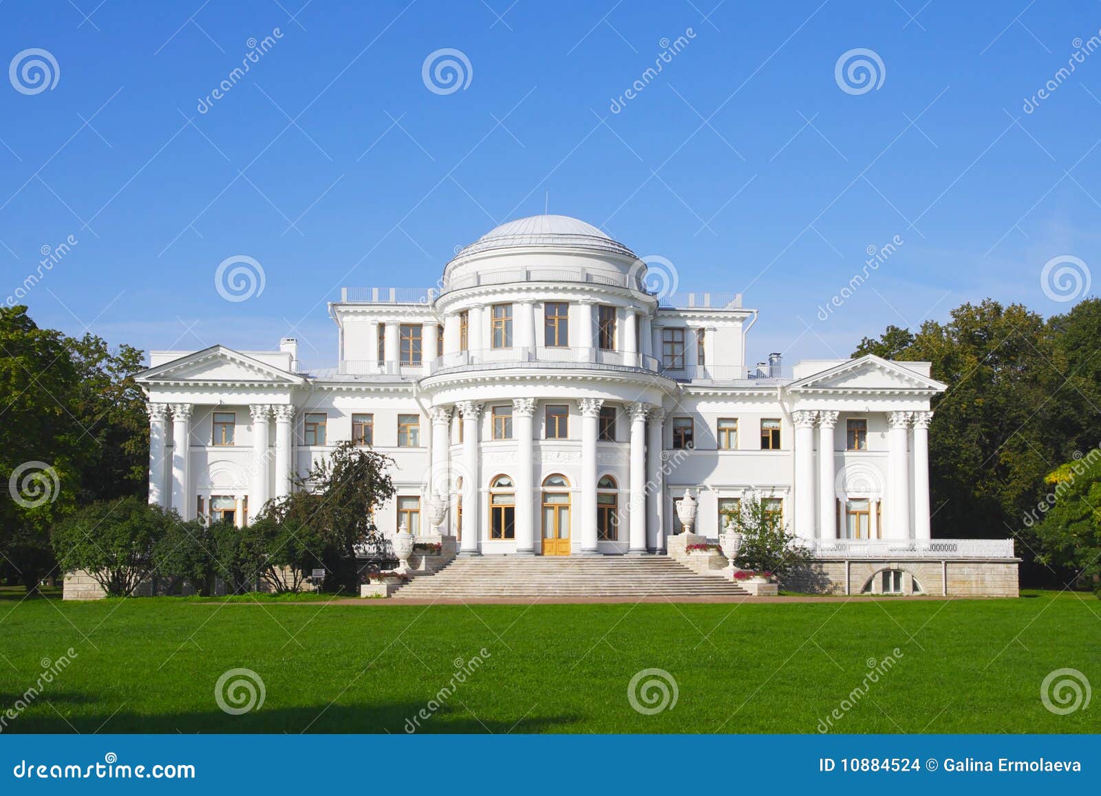 Elagin Palace, Saint-Petersburg Stock Photo - Image of garden, clear ...