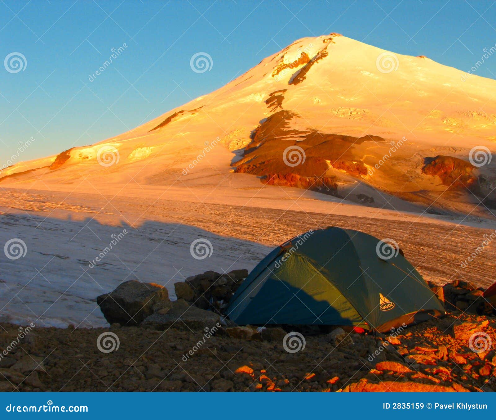 Elbrus obraz stock. Obraz złożonej z krater, wakacje, krajobraz - 2835159