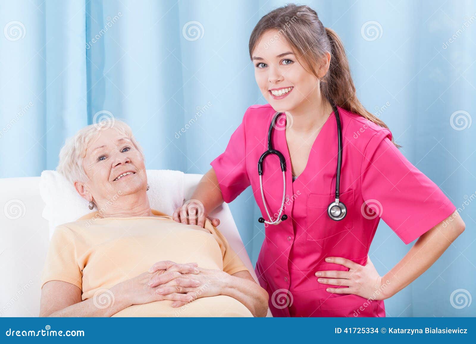 Elderly Lady and Her Doctor Stock Photo - Image of clinic, office: 41725334