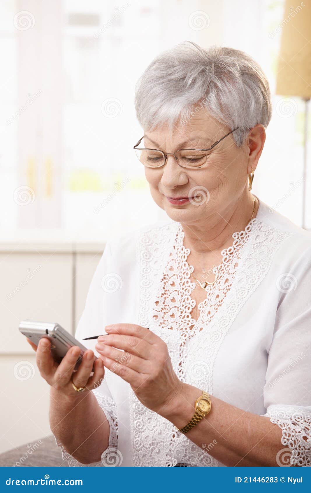 Lady Using Shampoo Wash Stock Photography | CartoonDealer.com #136343900