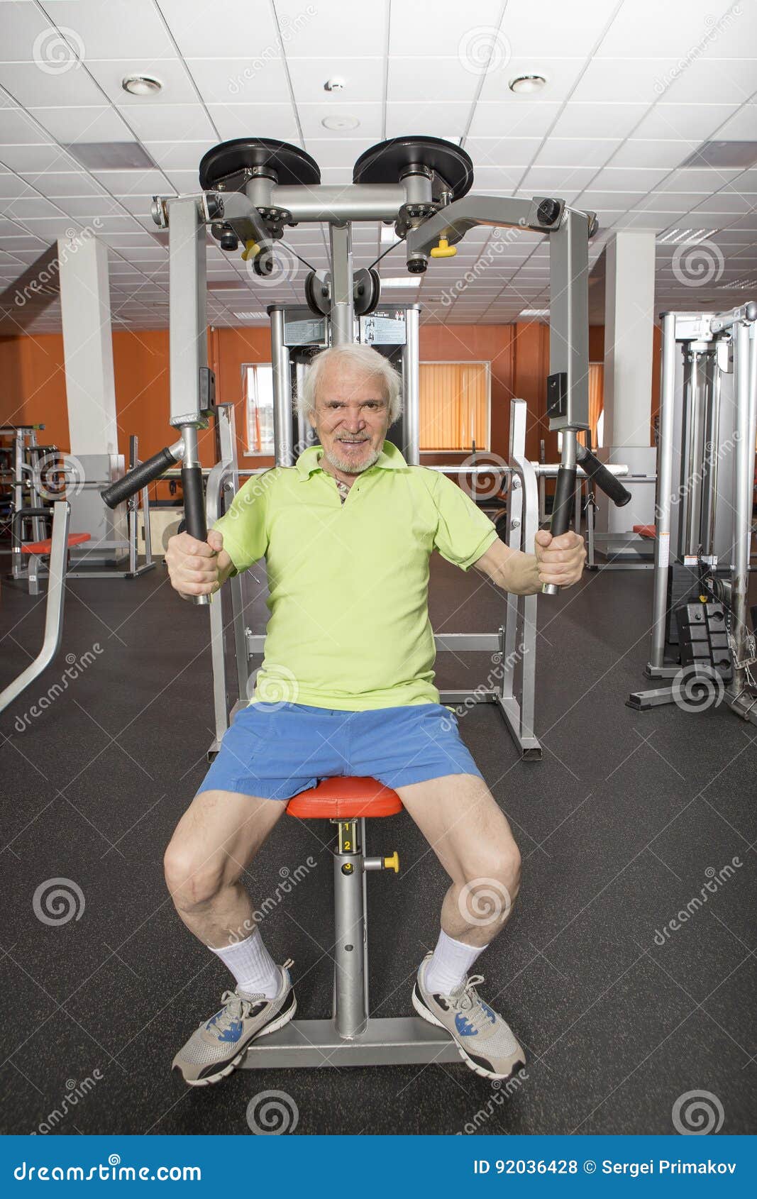 Elderly man in the gym stock photo. Image of hair, fitness - 92036428