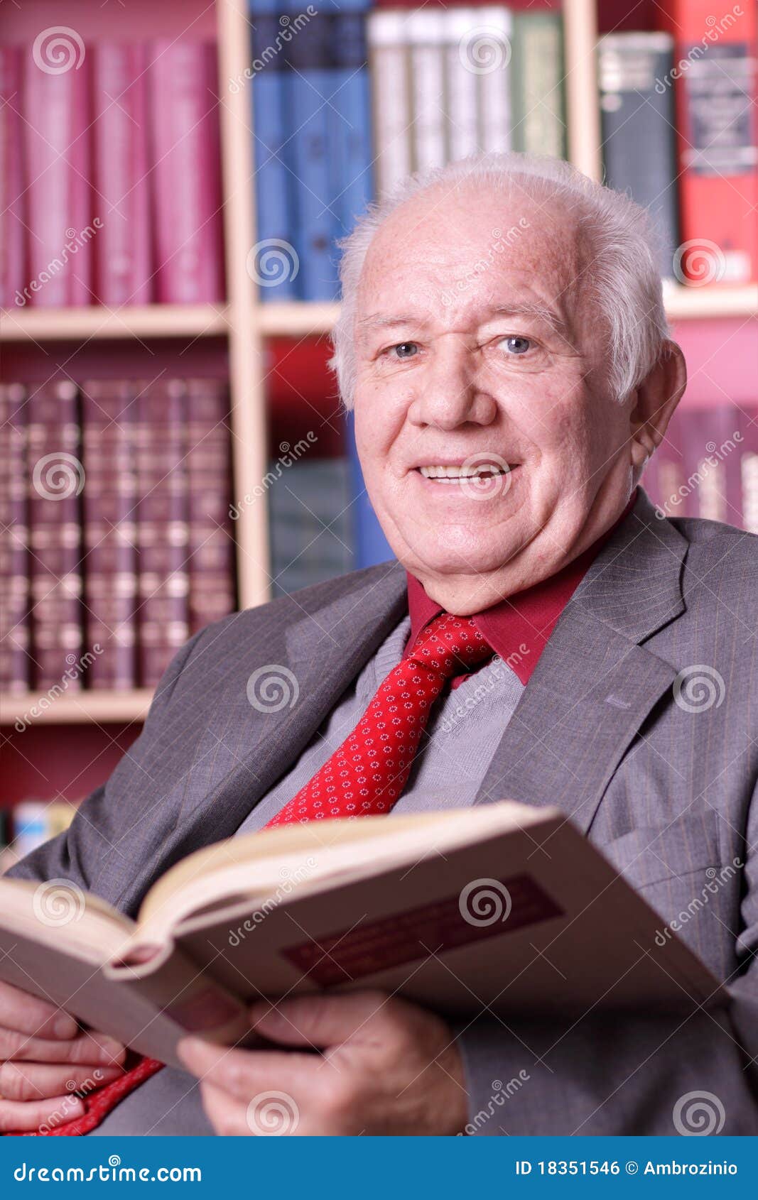 Elderly man in the library stock photo. Image of curiosity - 18351546