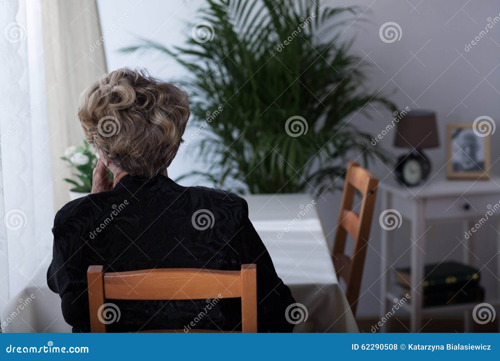 Elderly Widow Sitting Alone Stock Photo - Image of elderly, unhappiness ...