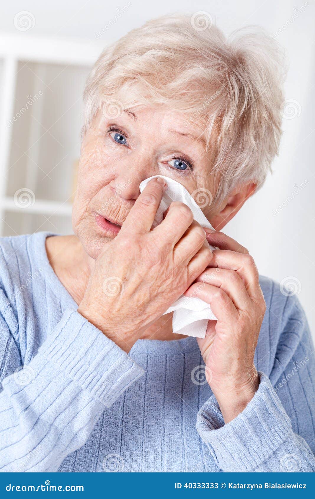Elderly woman crying stock image. Image of health, grief - 40333333