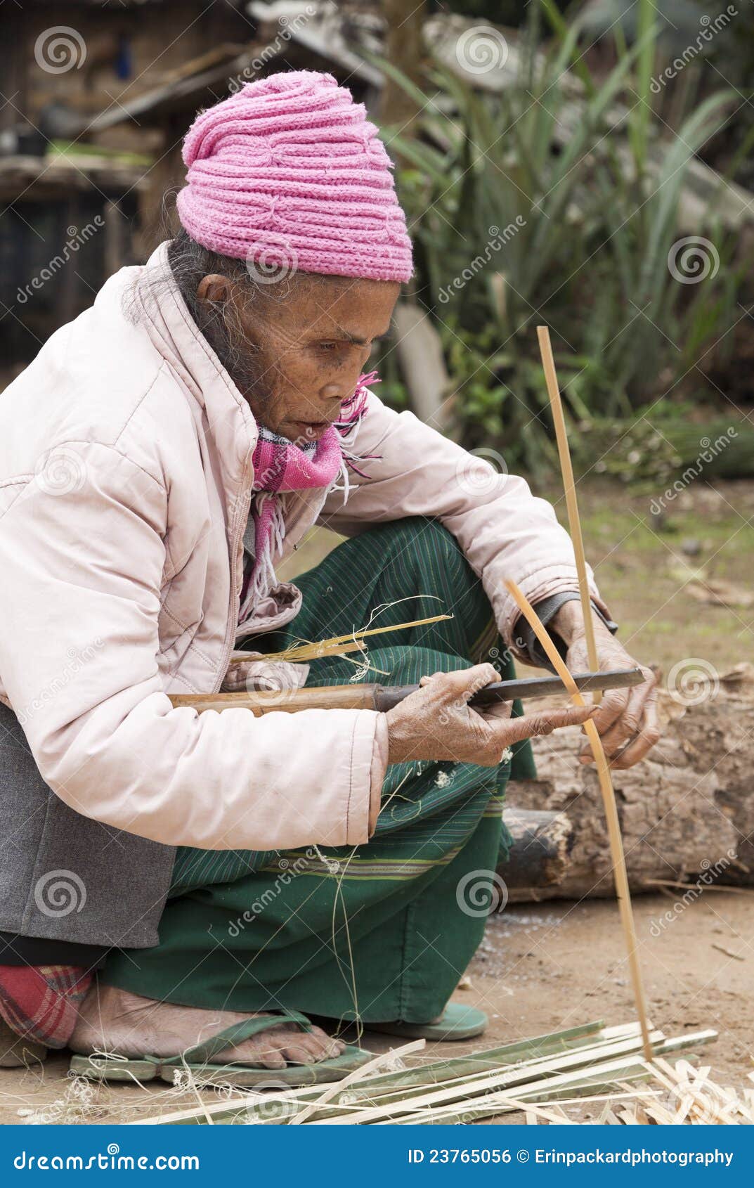 Elderly Woman Making Baskets Editorial Photo - Image of basketry, skins ...