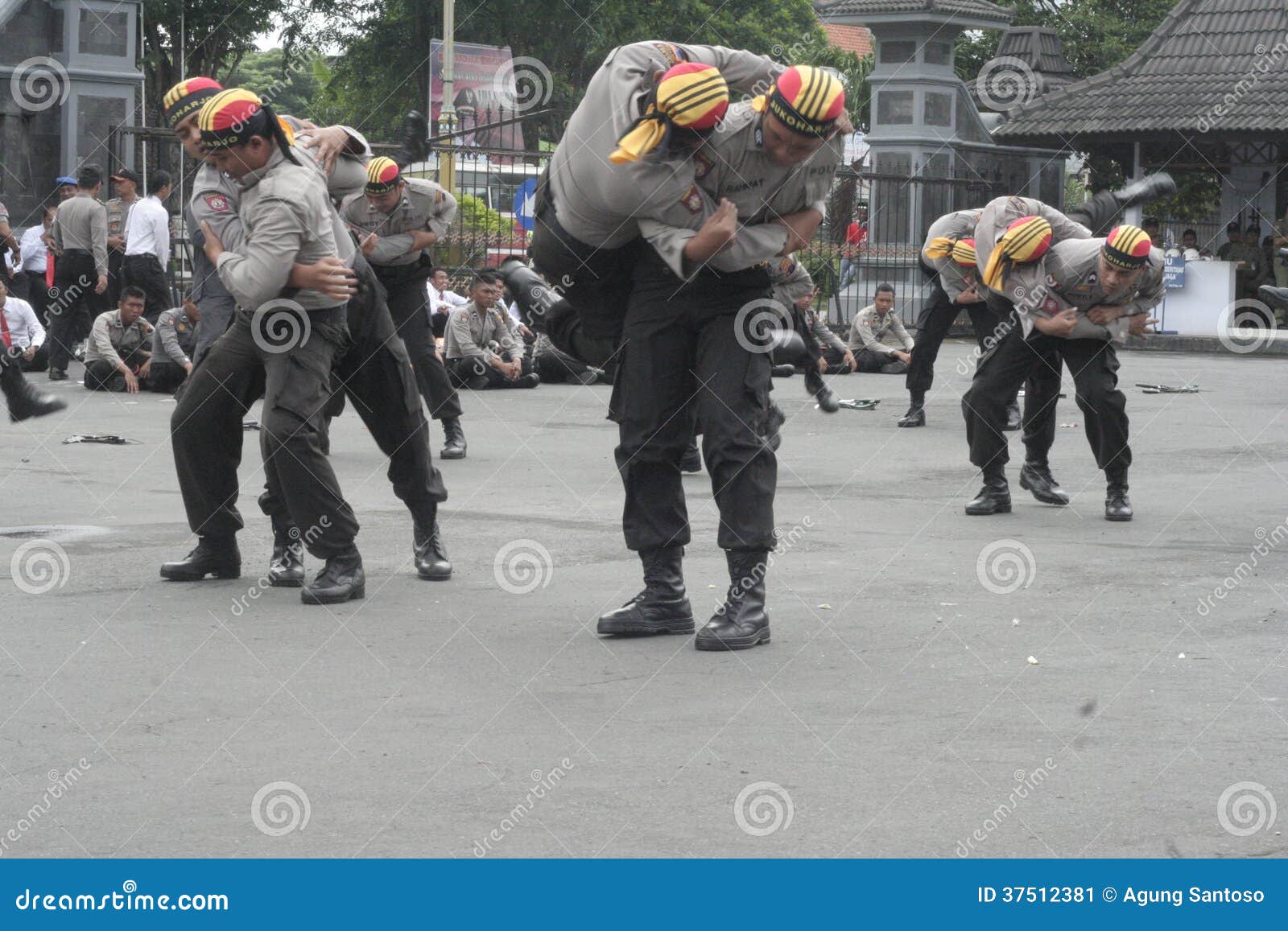 ELECTION PERFORMANCE SECURITY POLICE FORCE Editorial Photo - Image of ...