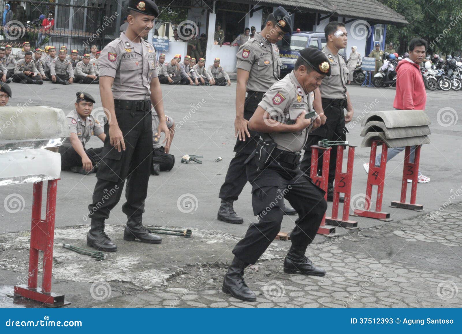 ELECTION PERFORMANCE SECURITY POLICE FORCE Editorial Stock Photo ...