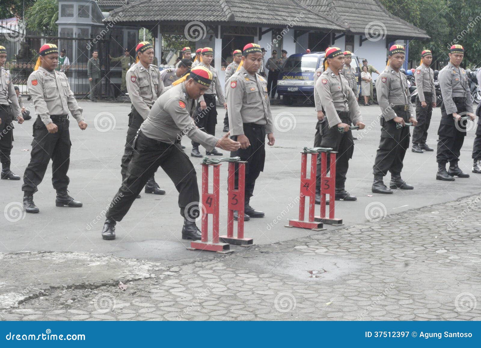 ELECTION PERFORMANCE SECURITY POLICE FORCE Editorial Photography ...