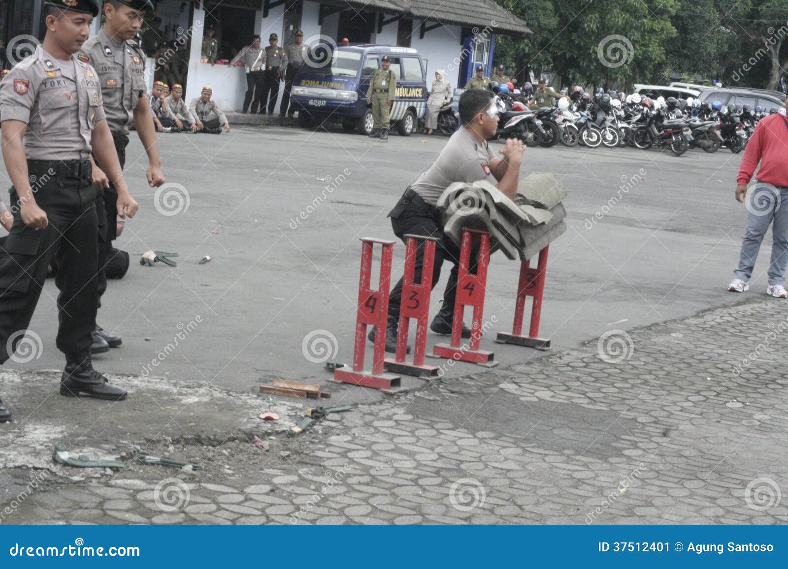 ELECTION PERFORMANCE SECURITY POLICE FORCE Editorial Photo - Image of ...