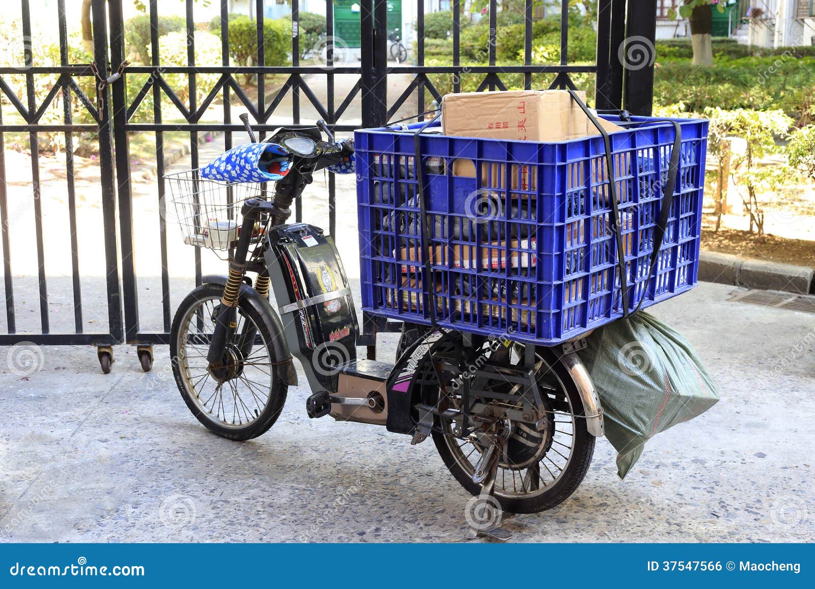 Electric Bicycle of Express Delivery Editorial Photo - Image of carry ... Electric Bicycle of Express Delivery Editorial Photo - Image of carry ...