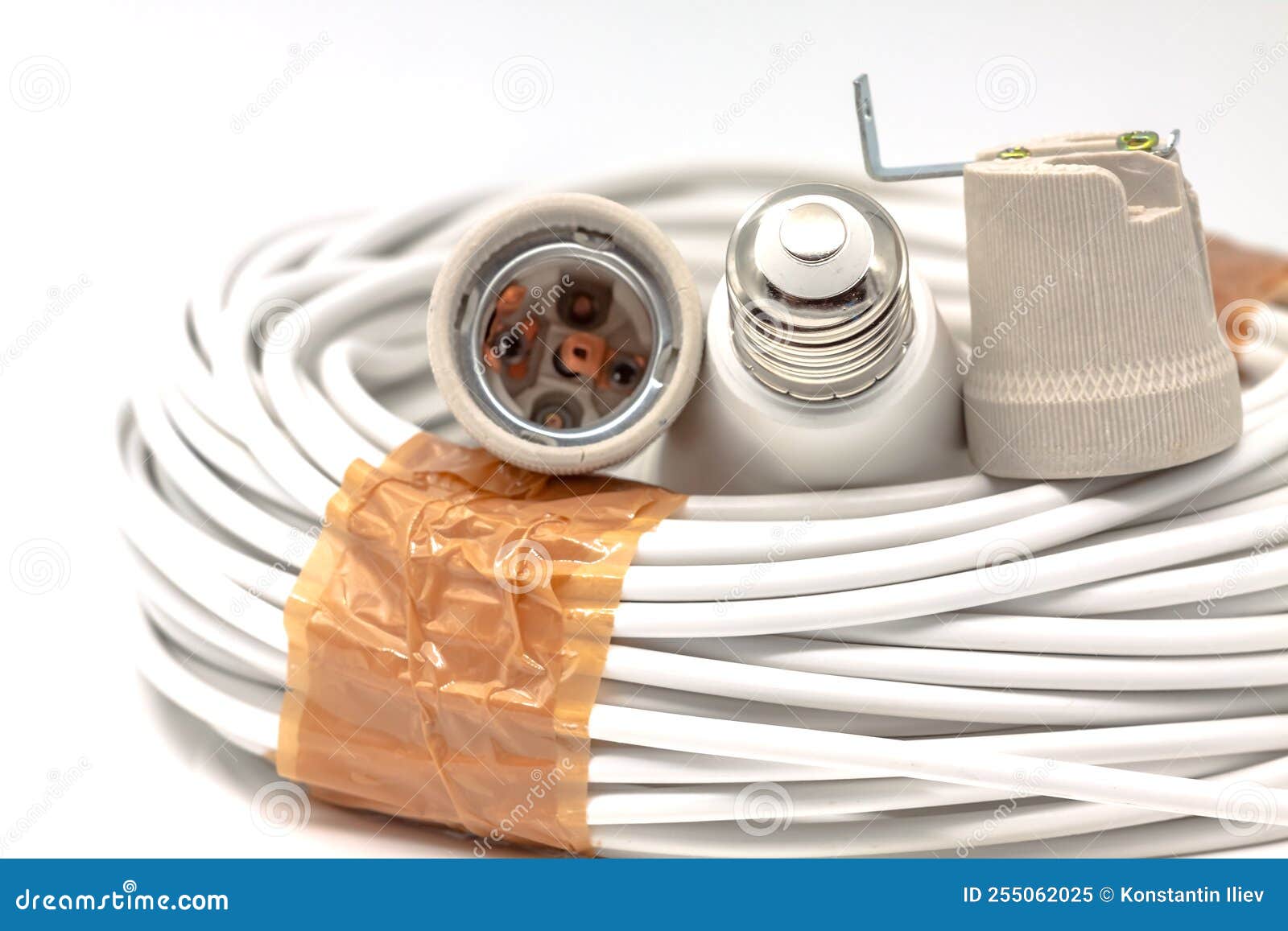 Electric Ceramic Socket E27 Stock Image - Image of holder, base: 255062025