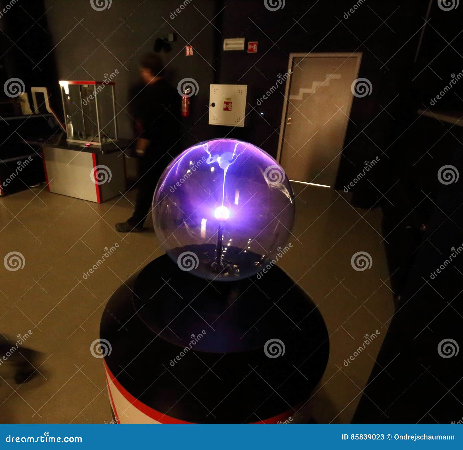 Electric Flash Generator in the Glass Sphere Stock Image - Image of ...