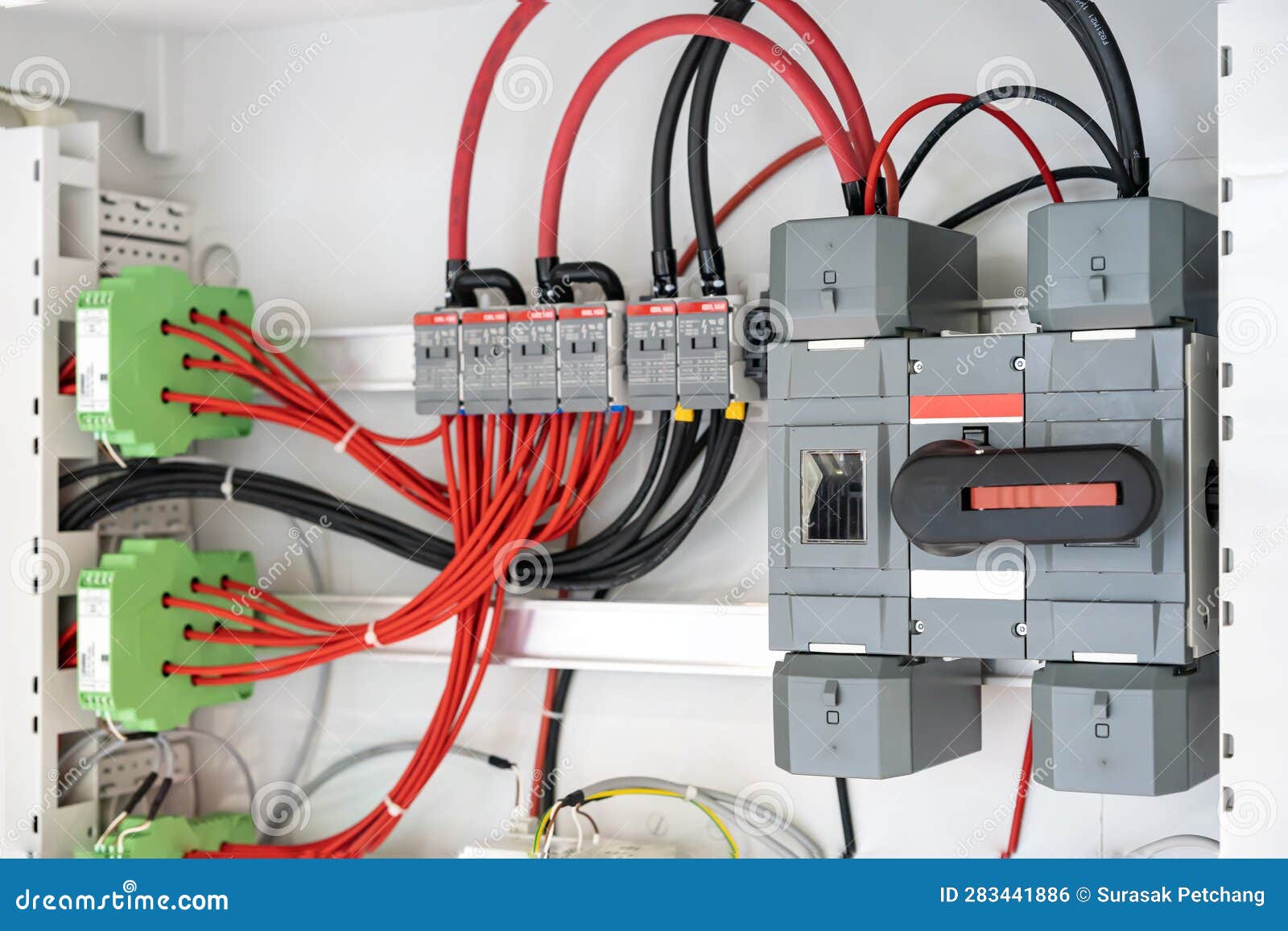 Electric Power Enclosed Switch and Wiring on Board or Control Cabinet ...