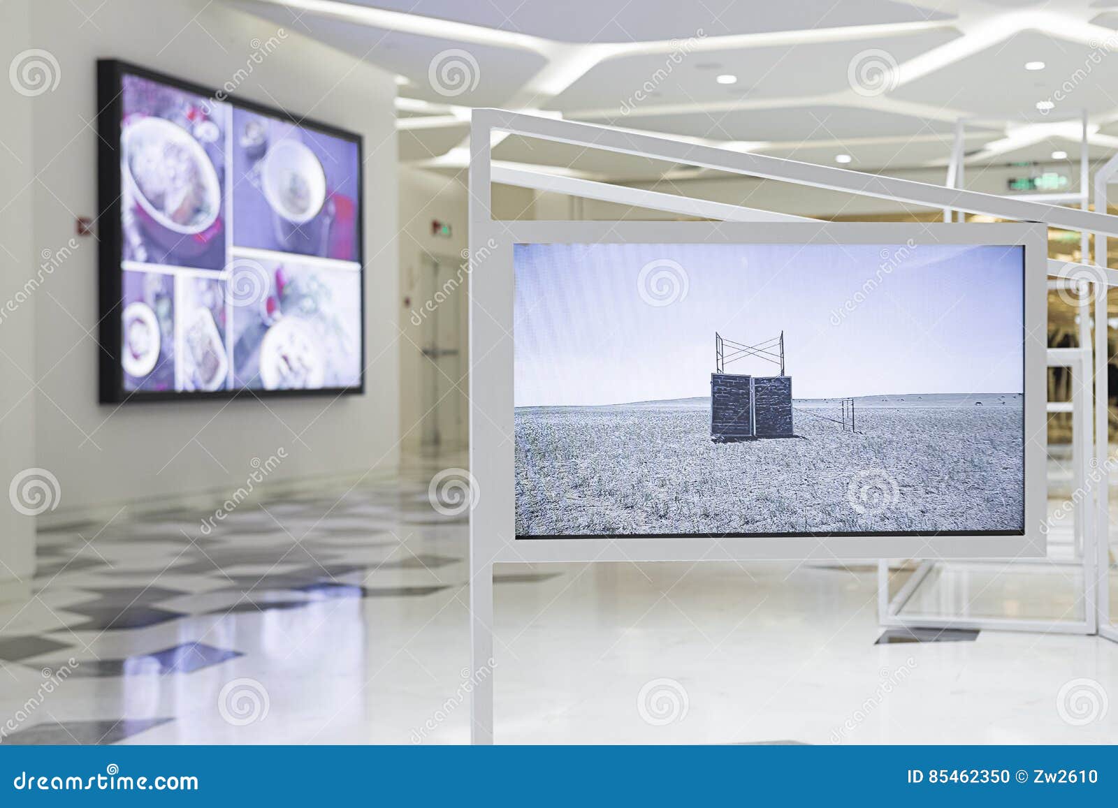 ELECTRIC SCREENS editorial image. Image of playing, dishes - 85462350