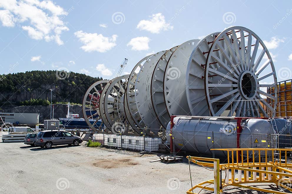 Electrical cable rollers stock image. Image of harbor - 24842275