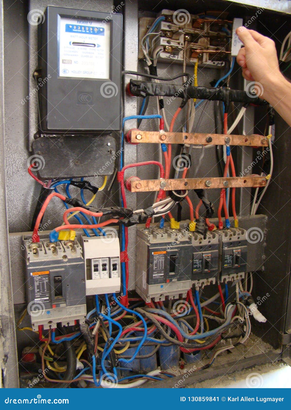 Electrical Issues in Iraq editorial photo. Image of individual - 130859841