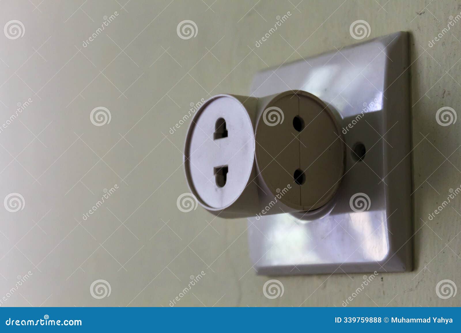 Electrical Plug that Has Been Equipped with a Current Divider Stock ...