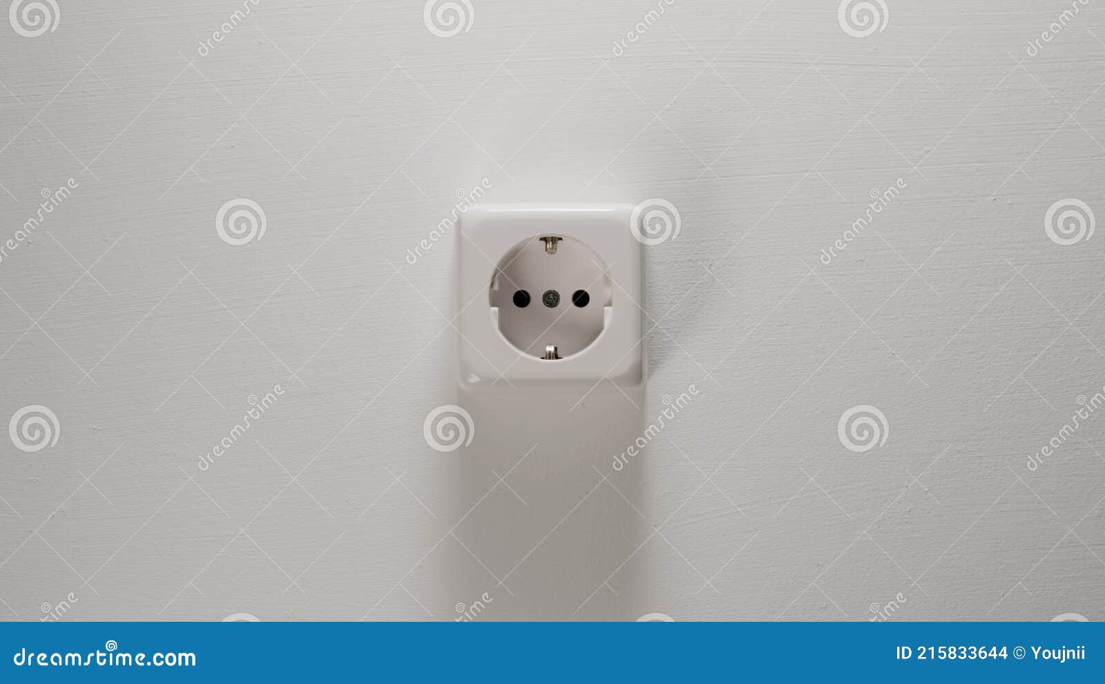 Dvi-d Socket Of White Adapter For Blue Vga Socket Monitor Cord Behind ...