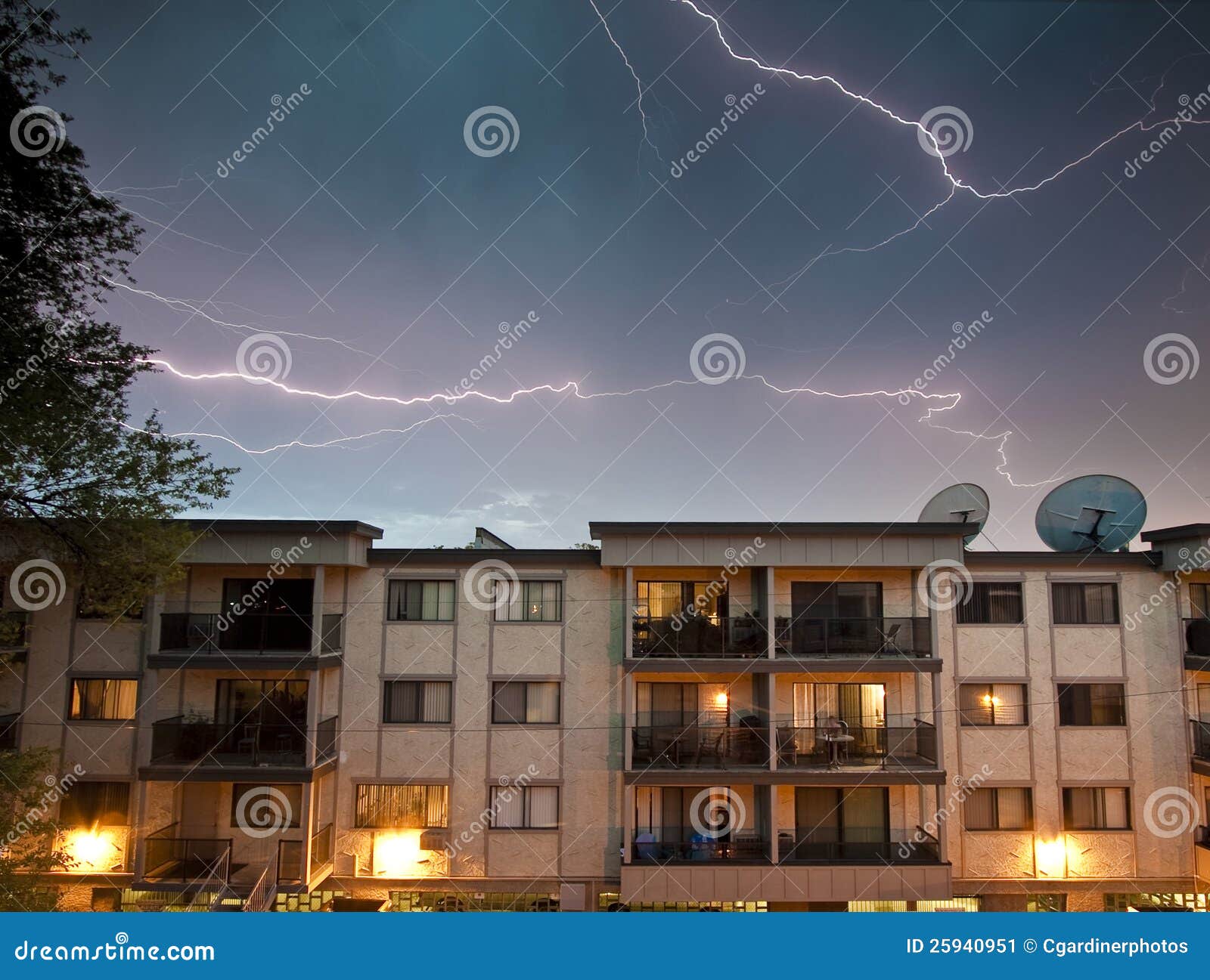 Electrical Storm in Urban Area Stock Image - Image of time, loud: 25940951