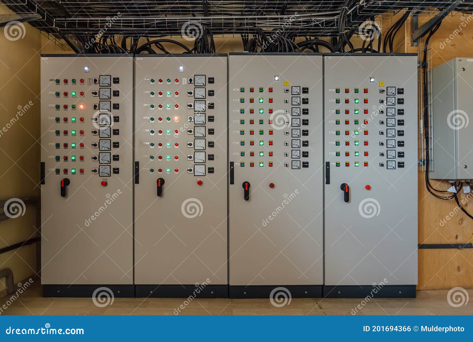 Electrical Switchgear Cabinets with Control Panels with Indicator ...