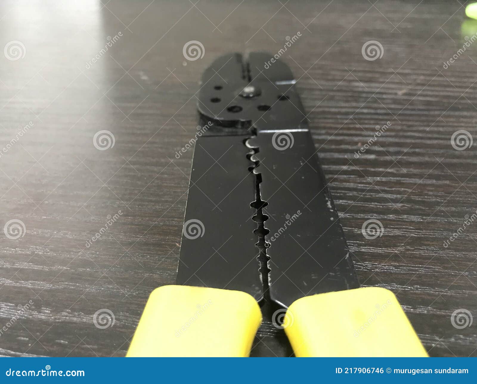 Electrical Wire Crimping Tool Image for Electrical Wiring Purpose Stock ...