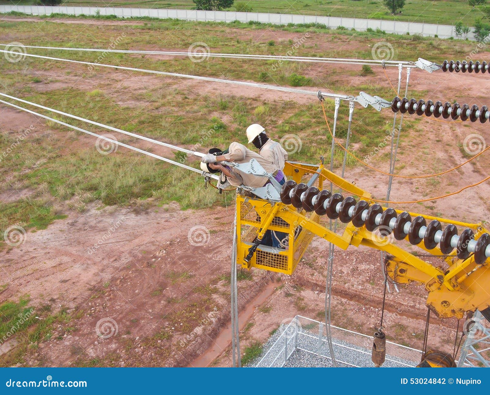 Electrician on Cherry Picker Editorial Photography - Image of repair ...