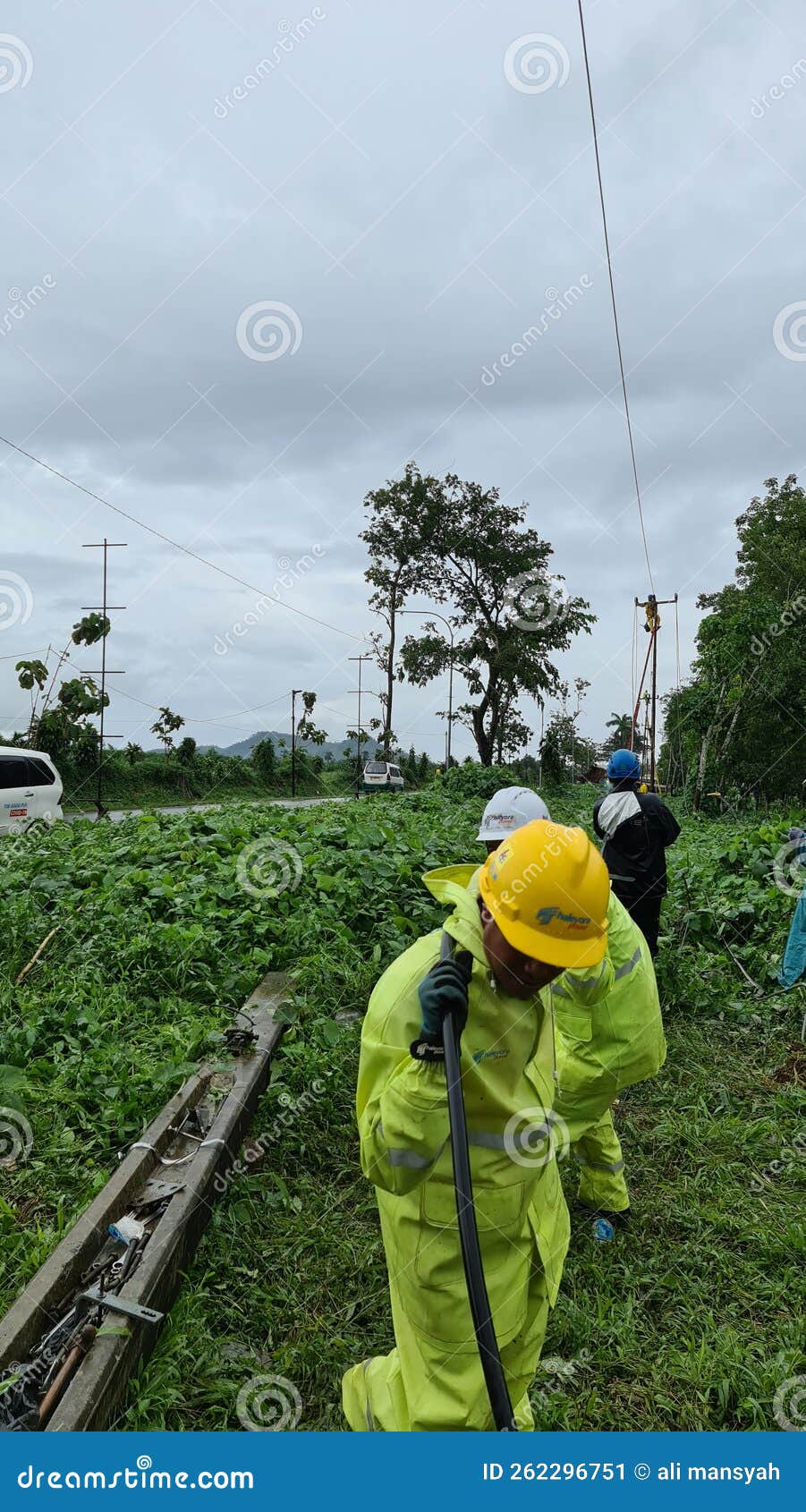 Electrician Fix Fallen Pole Editorial Photo - Image of autumn, garden ...