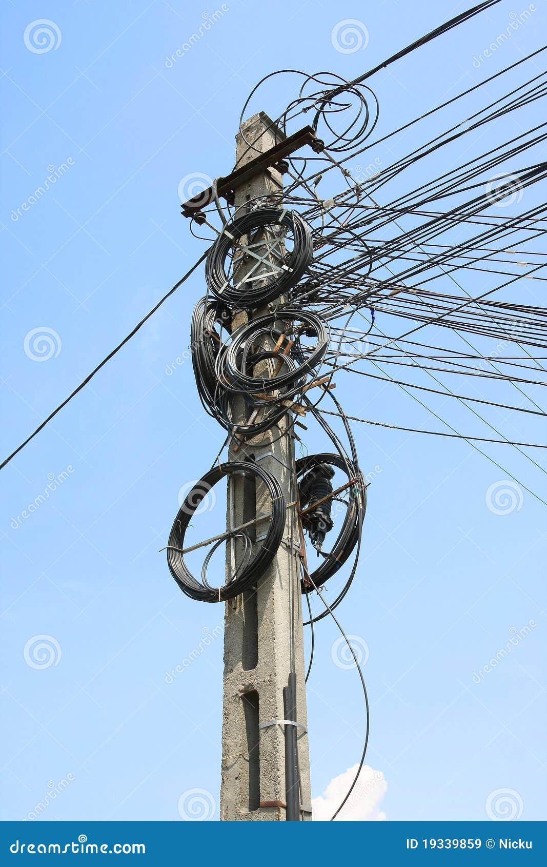 Electricity pole cables stock image. Image of pylon, utility - 19339859