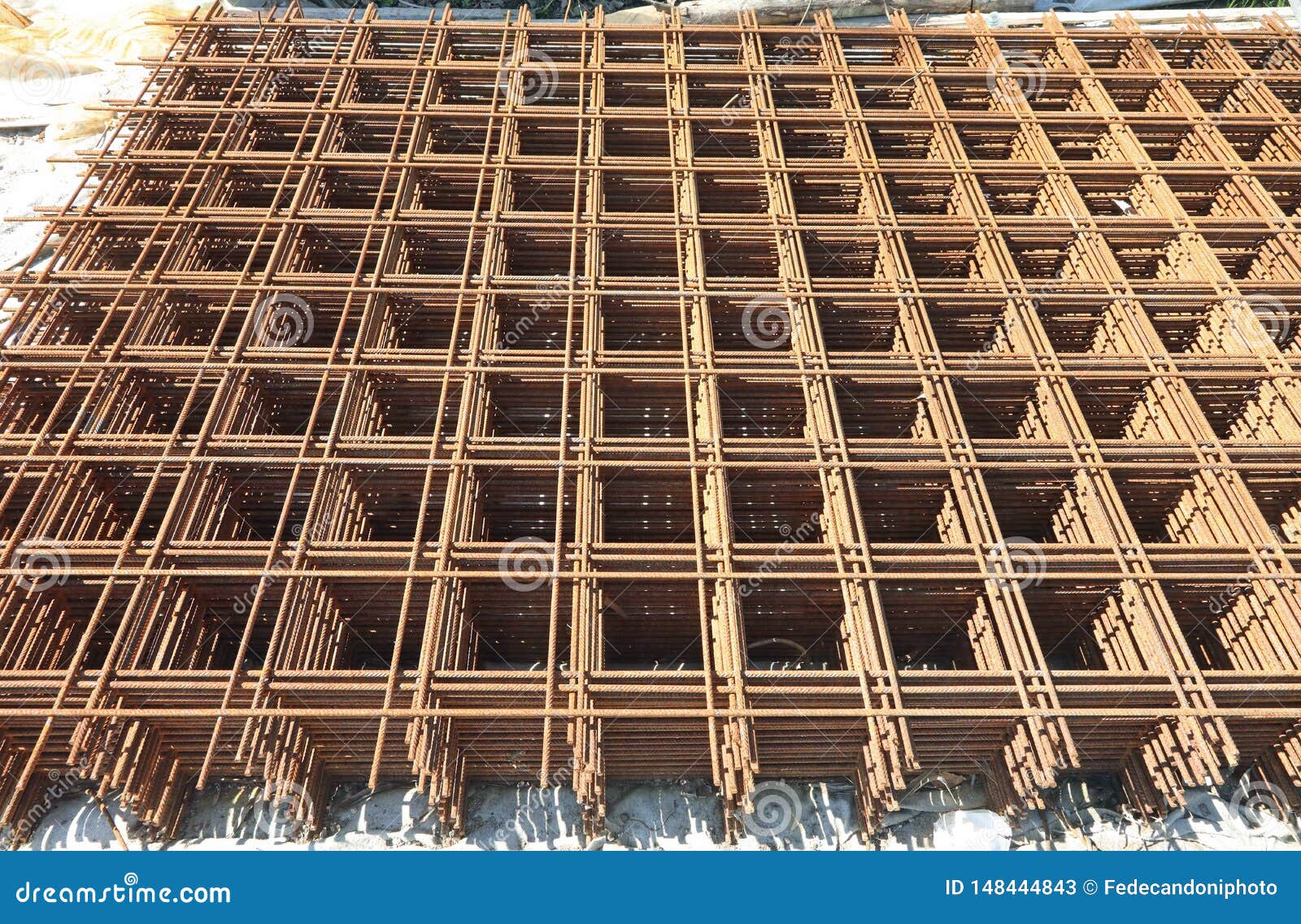 Electro-welded Wire Mesh For Reinforcing Concrete Screeds In A ...