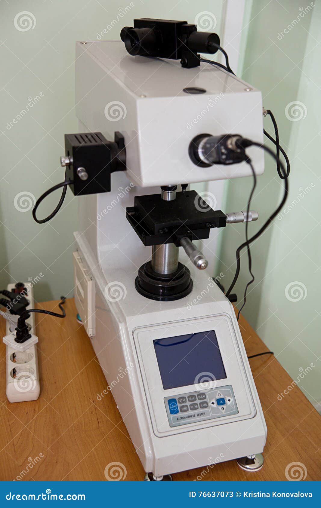 Electron Microscope and Computer Stock Image - Image of chemistry ...