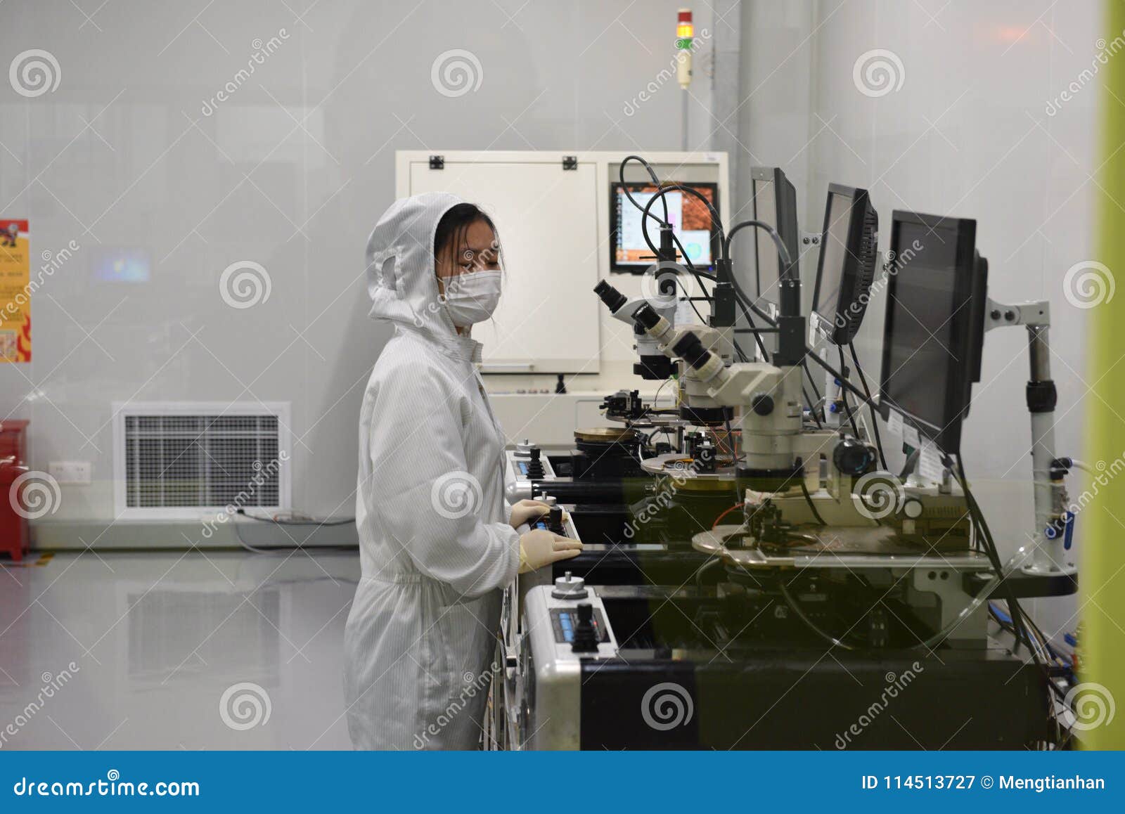 Electron Microscope-Dustless Laboratory Editorial Photography - Image ...