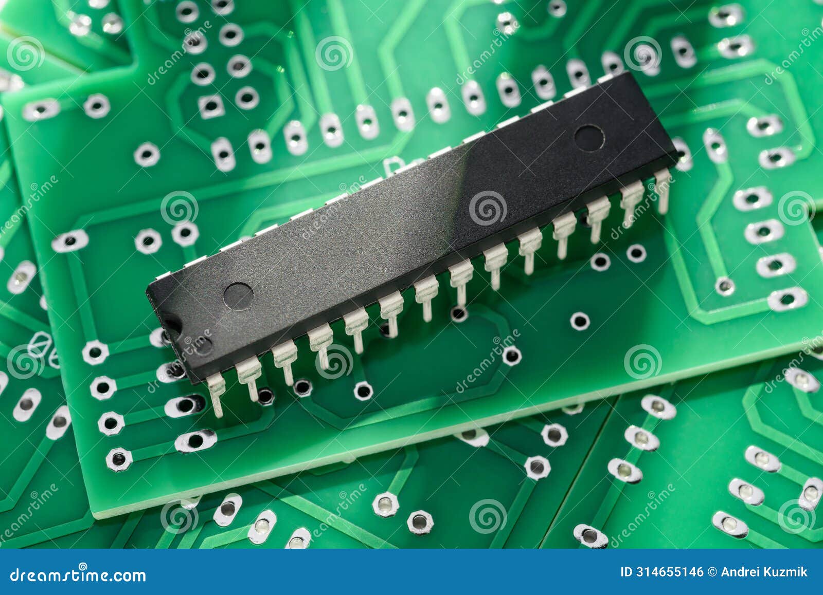 Electronic Chip Component, Integrated Circuit in DIP Package on the ...