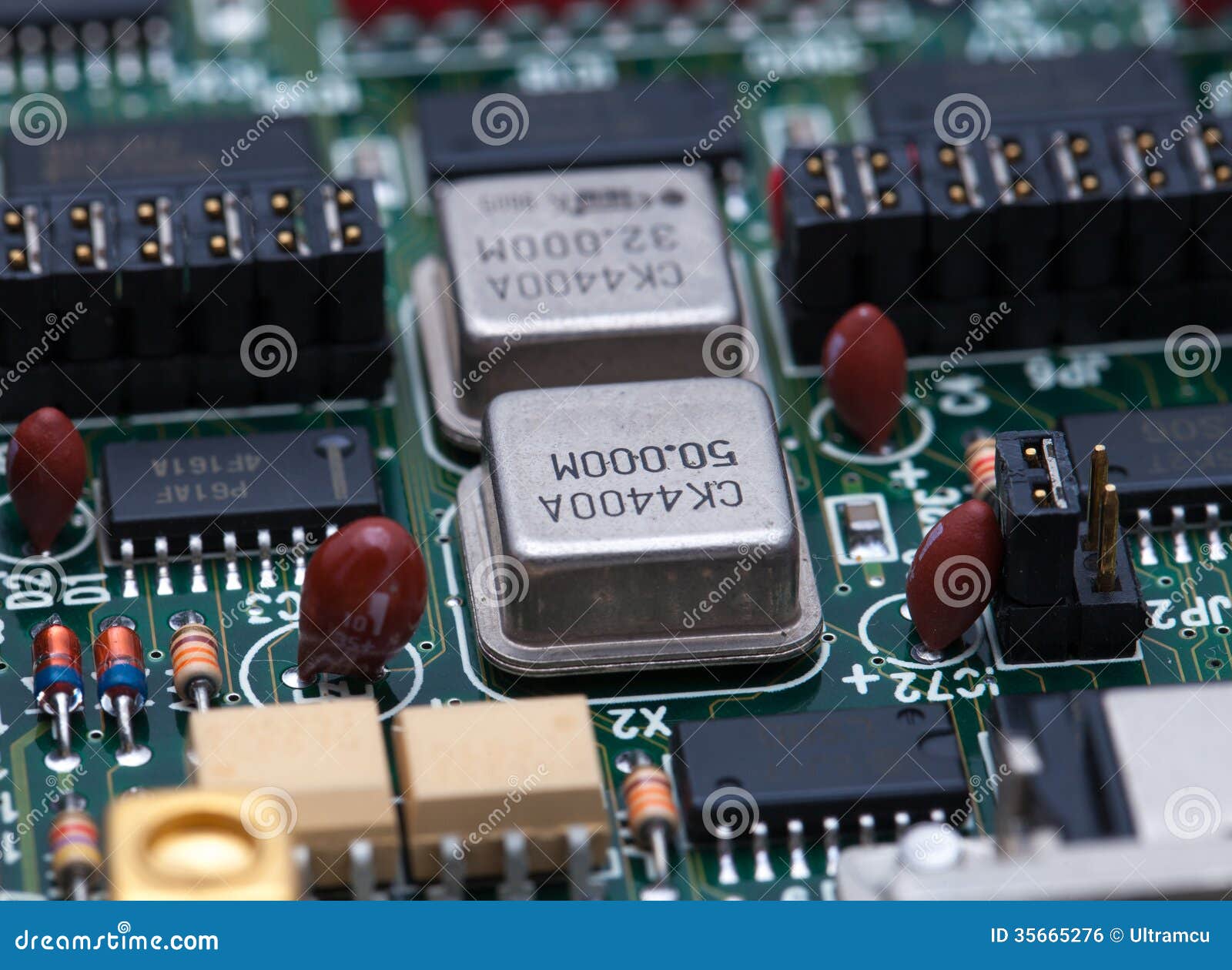Electronic chip on PCB stock photo. Image of memory, processor - 35665276