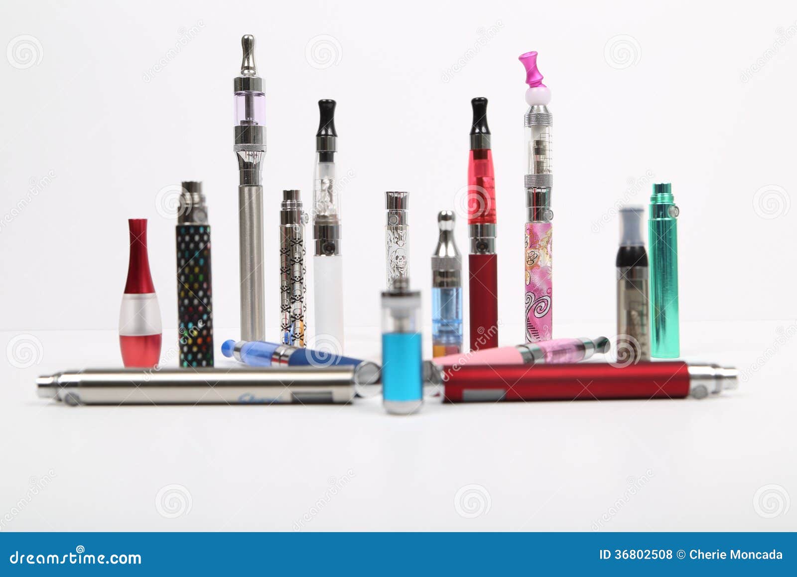 102 Colorful Electronic Cigarettes Stock Photos - Free & Royalty-Free ...