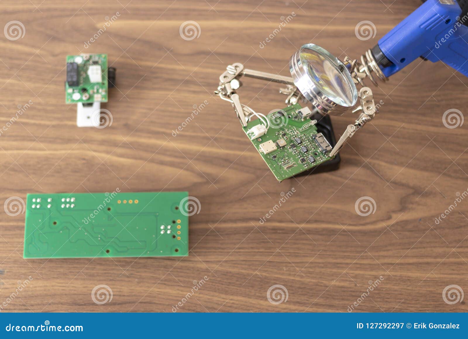 Electronic circuit repair stock image. Image of chip - 127292297