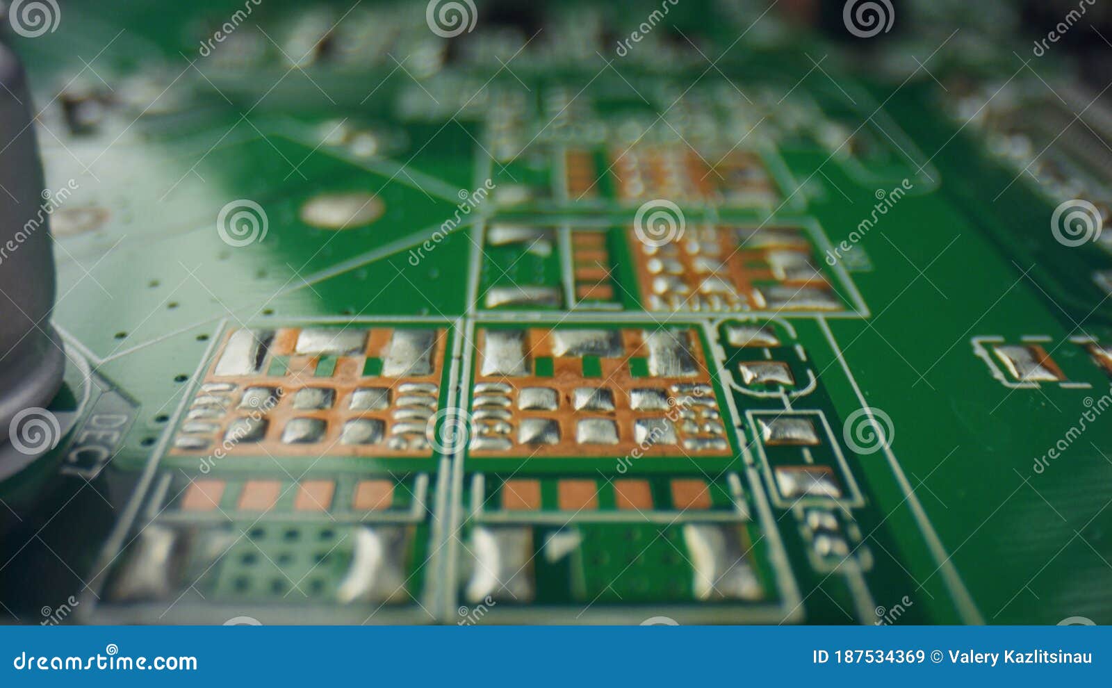 Electronic Computer Hardware Technology. Integrated Communication ...