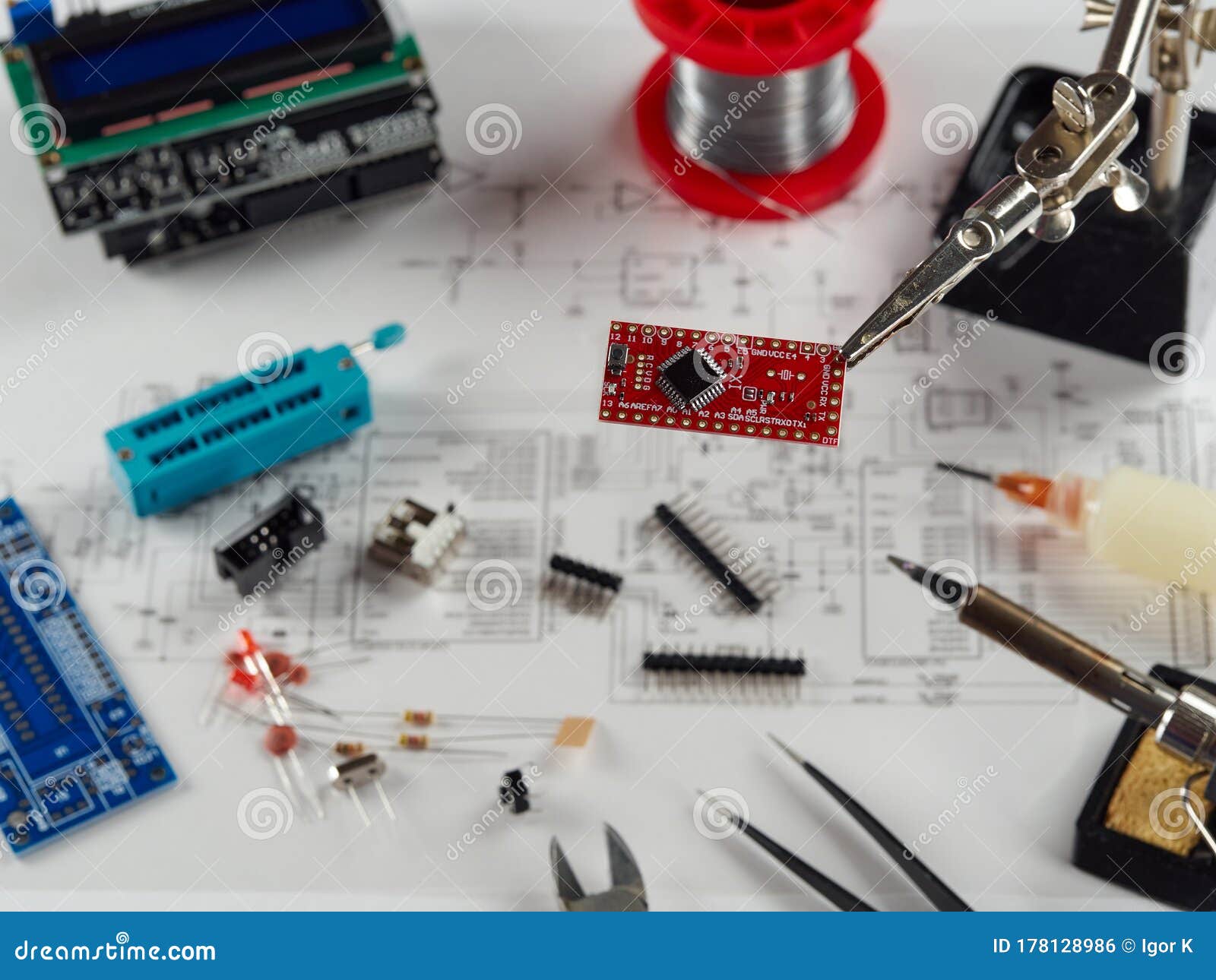 Electronic DIY Project Arduino.Electronics and Microprocessor.Drawing ... Electronic DIY Project Arduino.Electronics and Microprocessor.Drawing ...