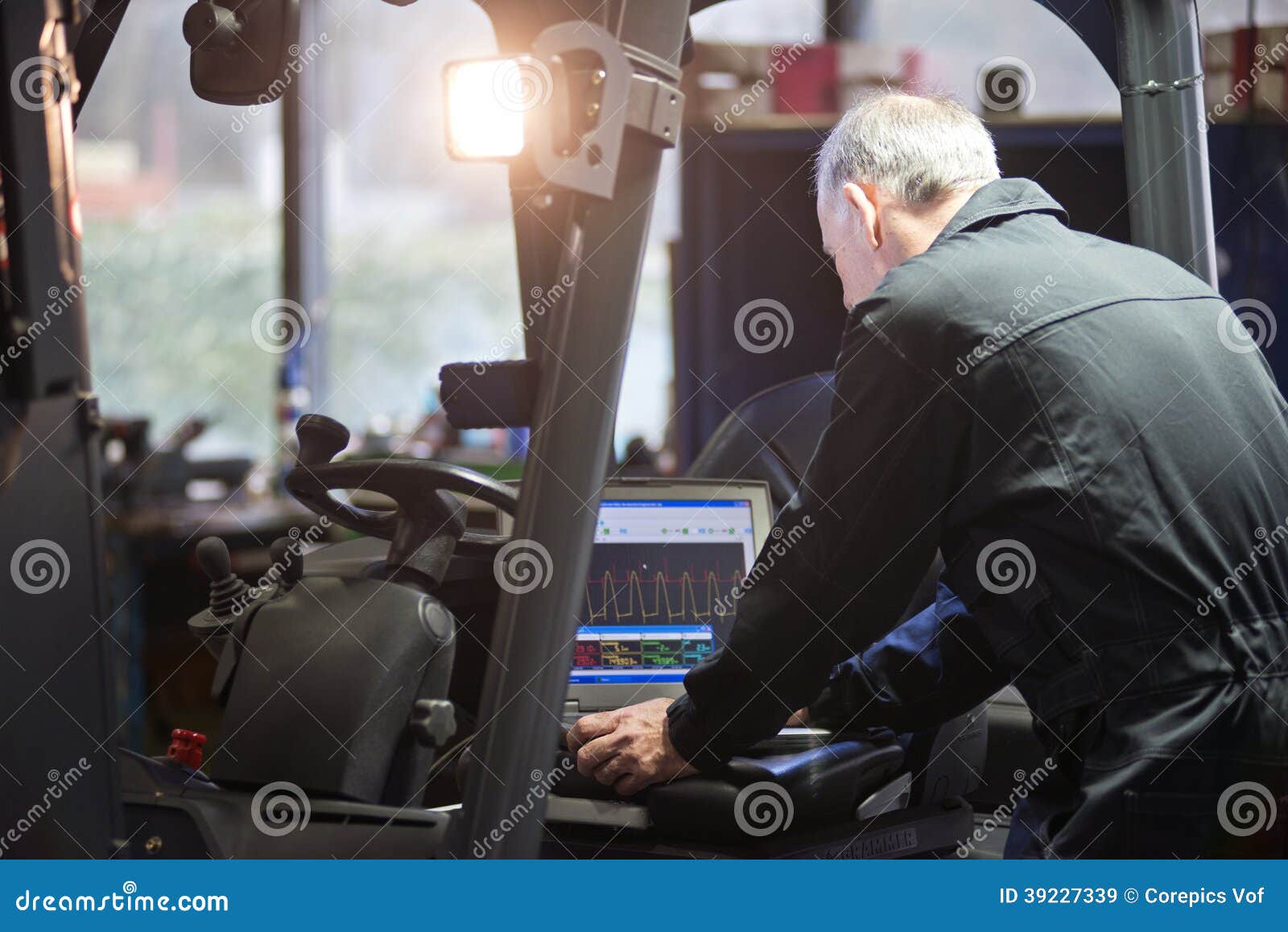 Electronic engine tuning stock image. Image of laptop - 39227339