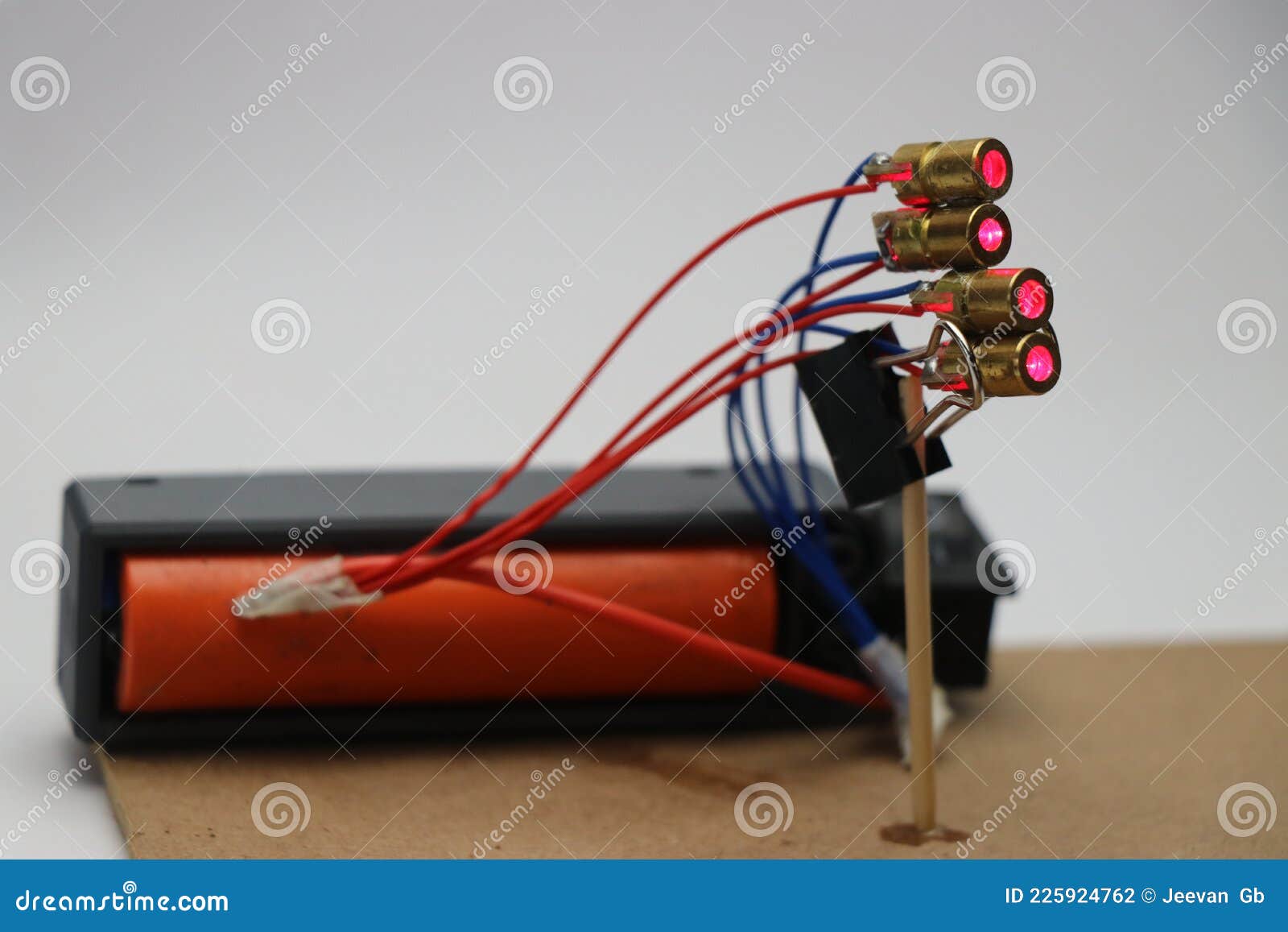 Electronic Hobby Project Using Battery and Red Dot Laser Module ...