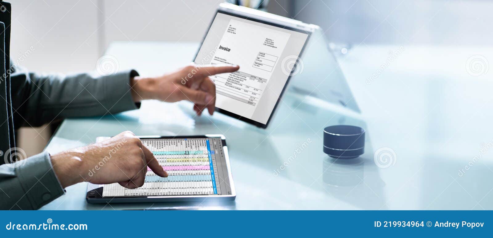 Electronic Invoice Spreadsheet Software and Corporate Invoice Stock ...