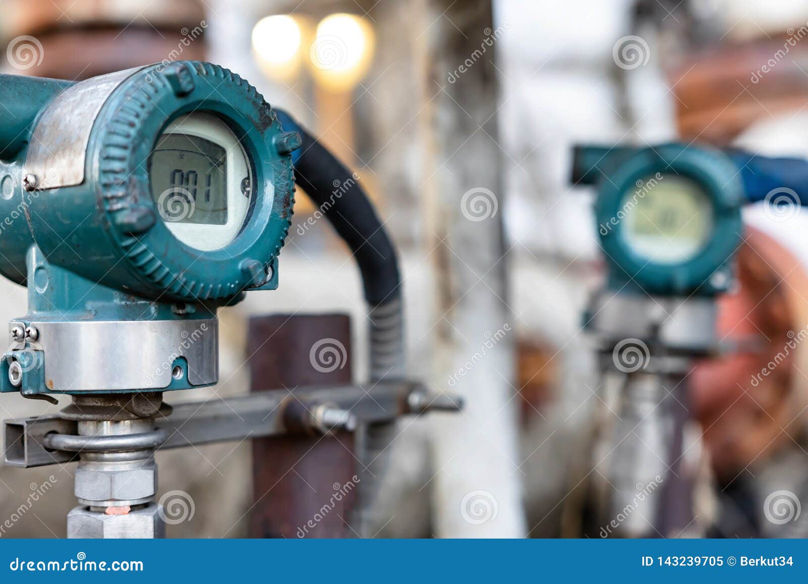 Electronic Measuring Device with Display Mounted on Pipeline Stock ...