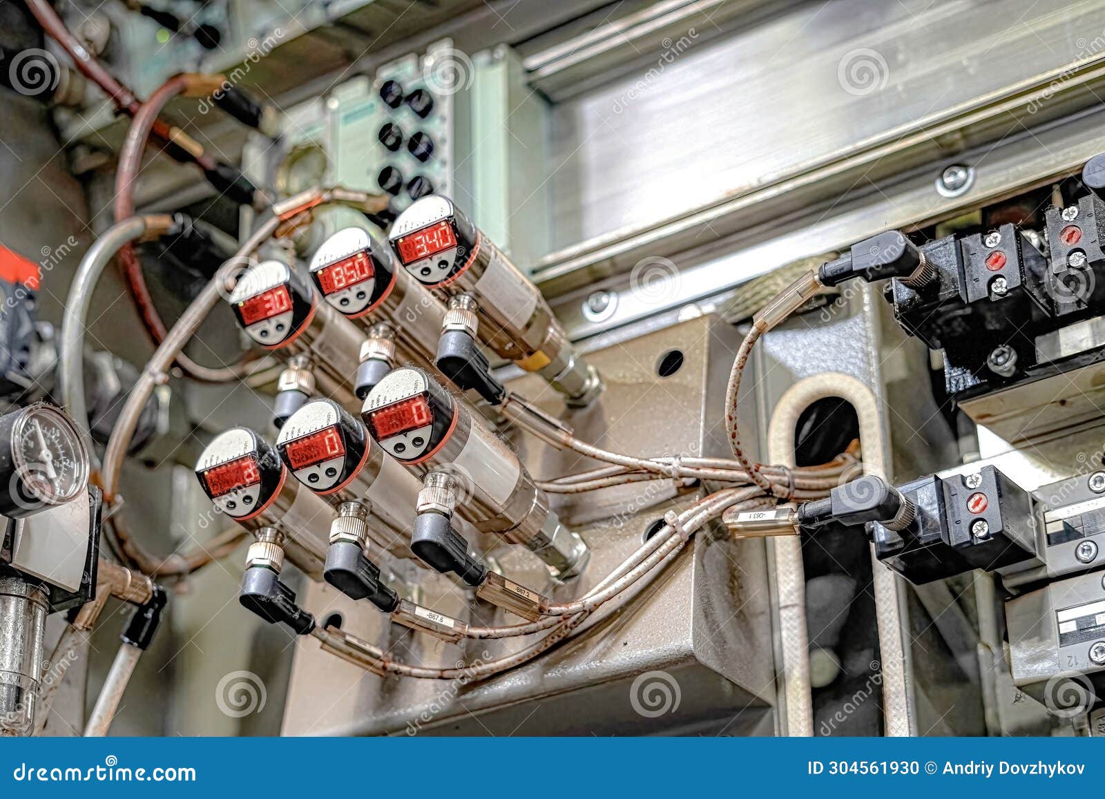 Electronic and Mechanical Control System for the Hydraulics of a CNC ...