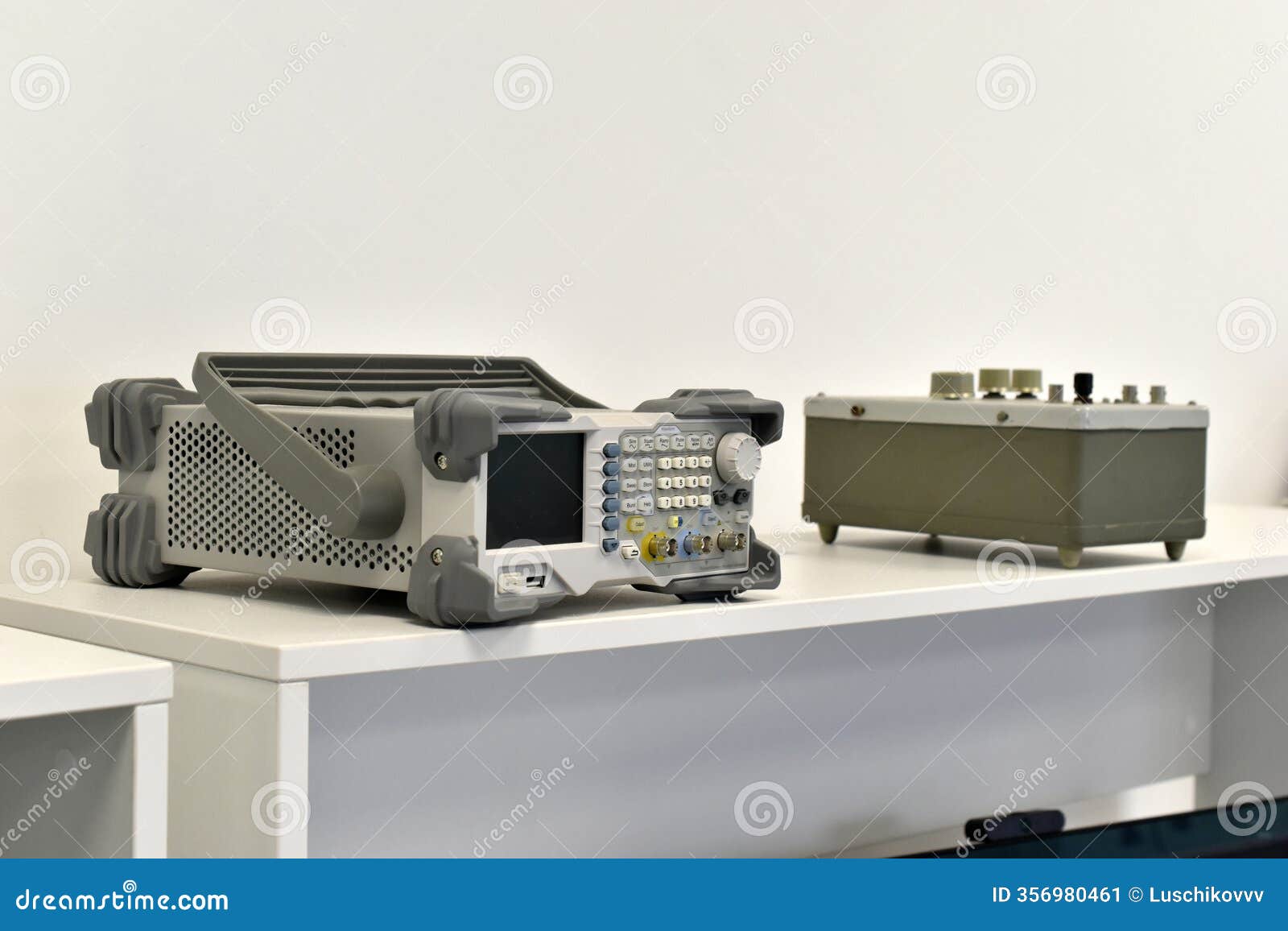 An Electronic Oscilloscope in the Laboratory. a Device for Measuring ...