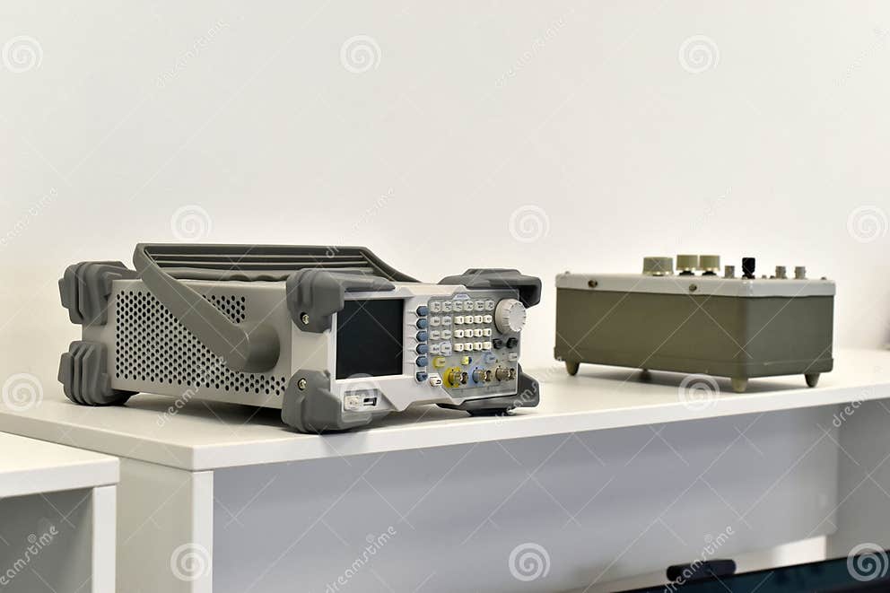 An Electronic Oscilloscope in the Laboratory. a Device for Measuring ...